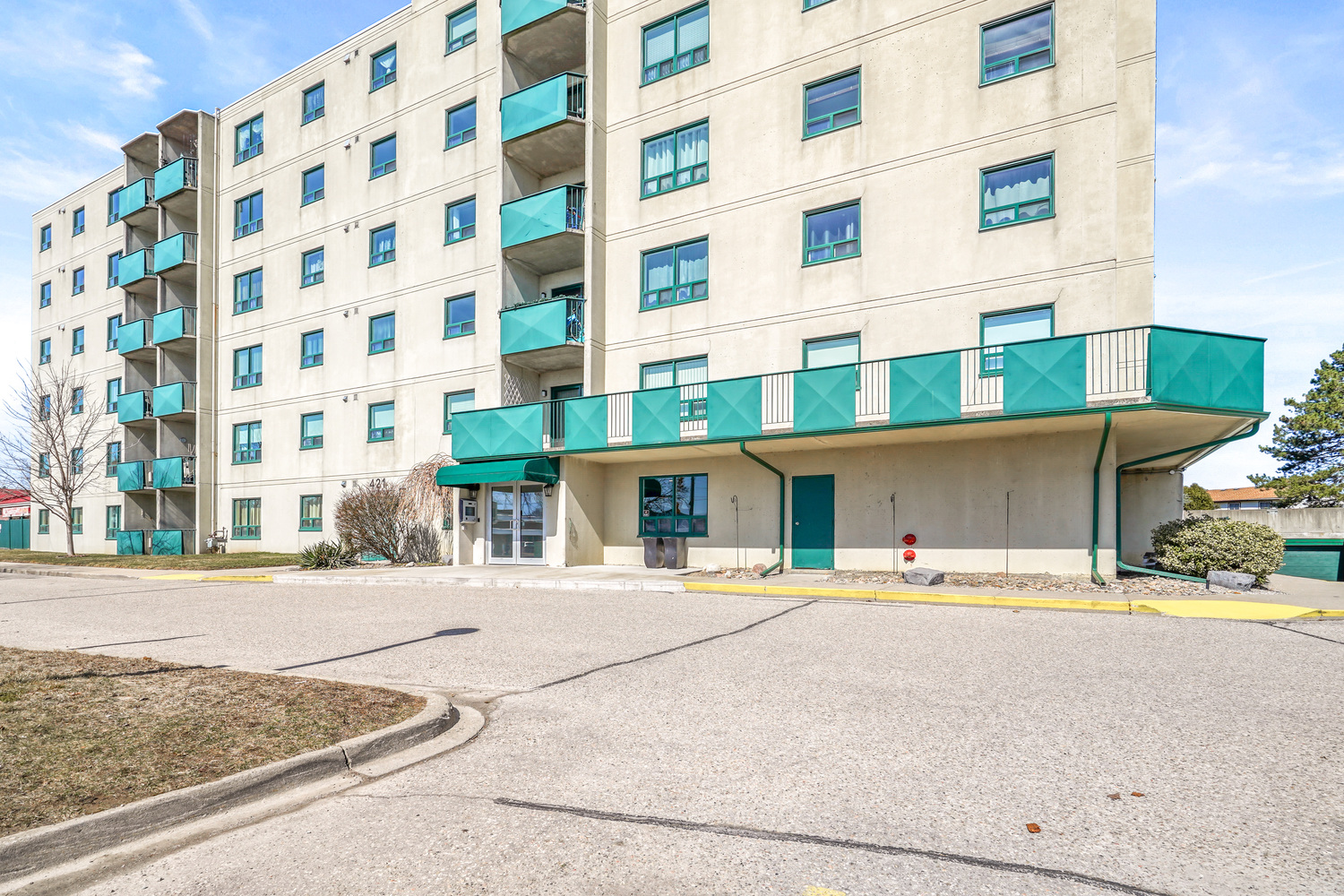 Condo for Sale at 421 Fairview Drive #301, Brantford, ON - Full Details