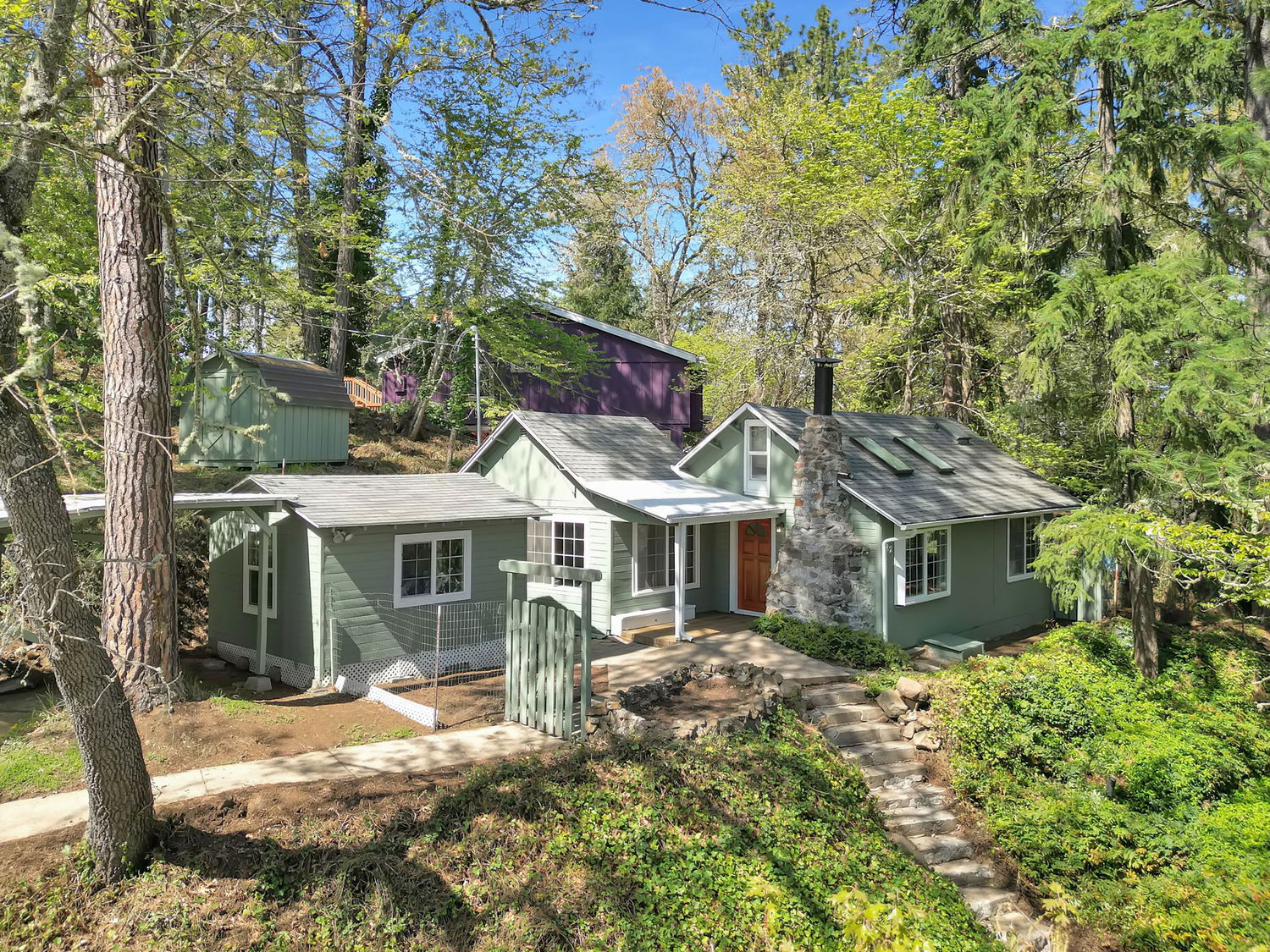 Cozy South Eugene Retreat at 22 Prall Ln – Includes Detached Studio